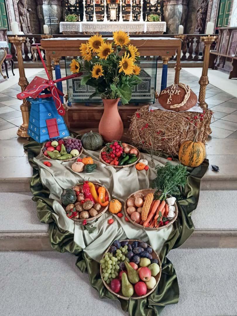 Erntedankfest in unseren Pfarreien - Pfarreiengemeinschaft Neuburg ...