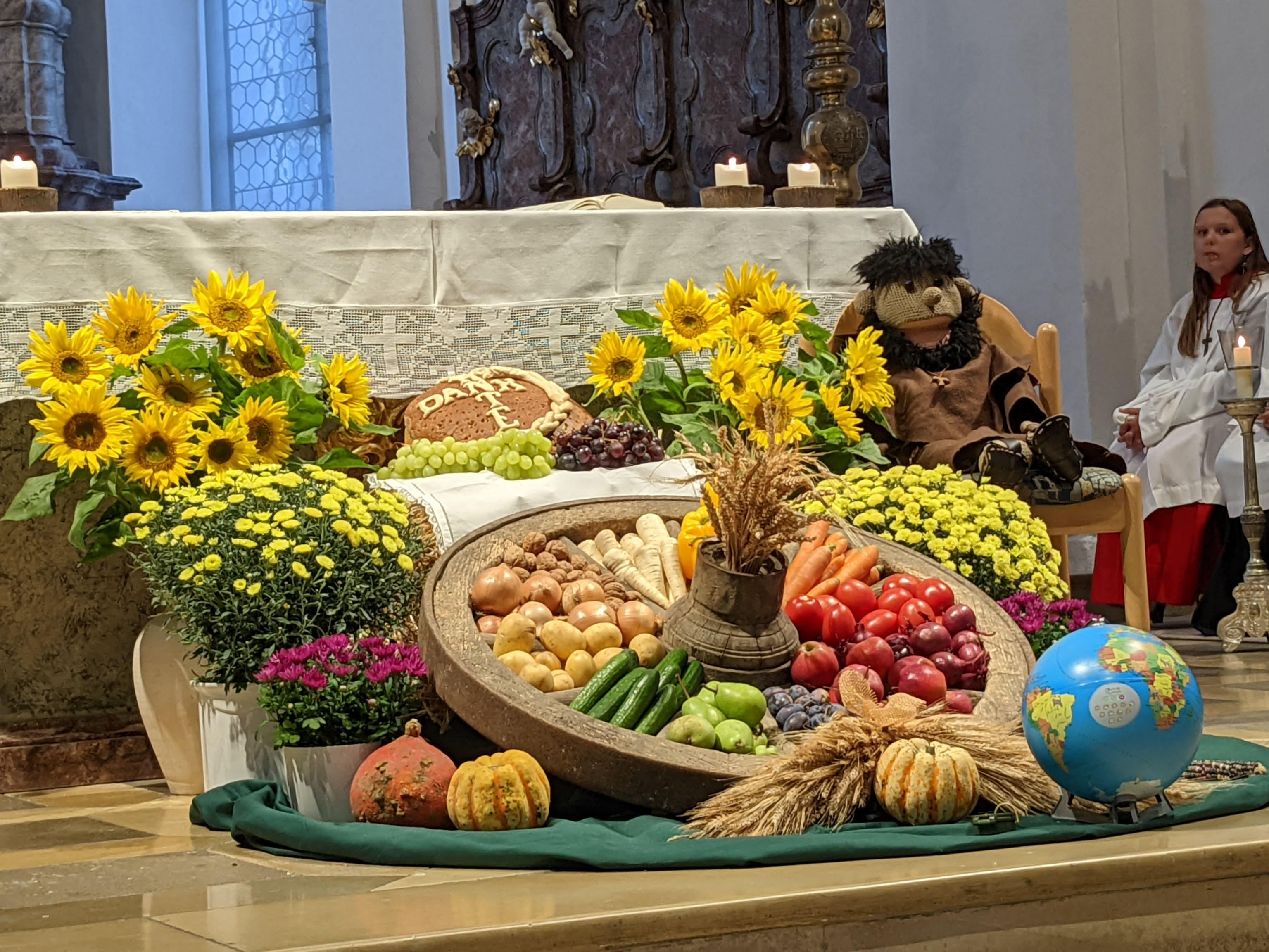 Ein buntes Erntedankfest - Pfarreiengemeinschaft Neuburg - Kirche St ...
