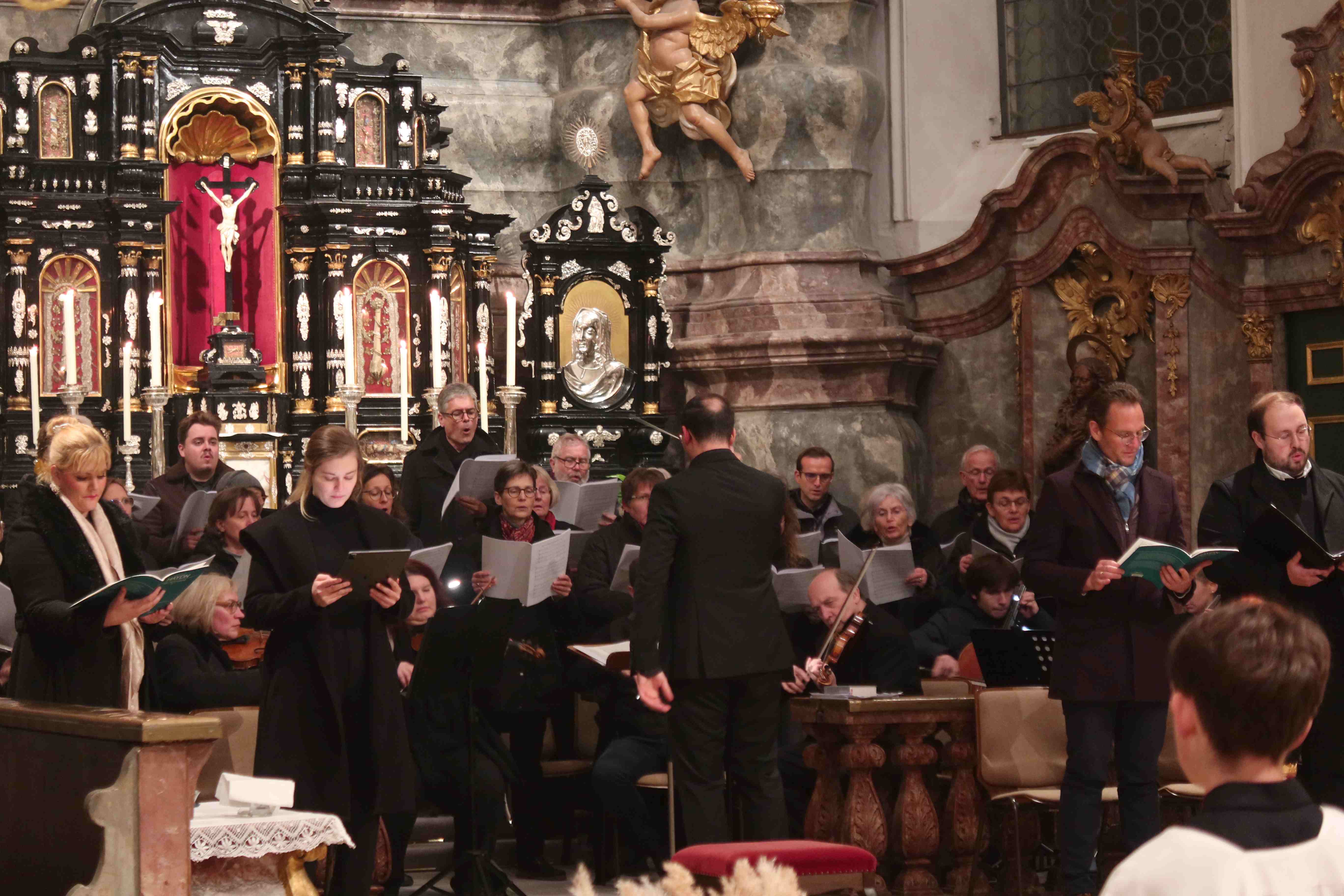 Konzertgenuss in der Abendmesse - Pfarreiengemeinschaft Neuburg - Kirche St. Peter und Heilig Geist
