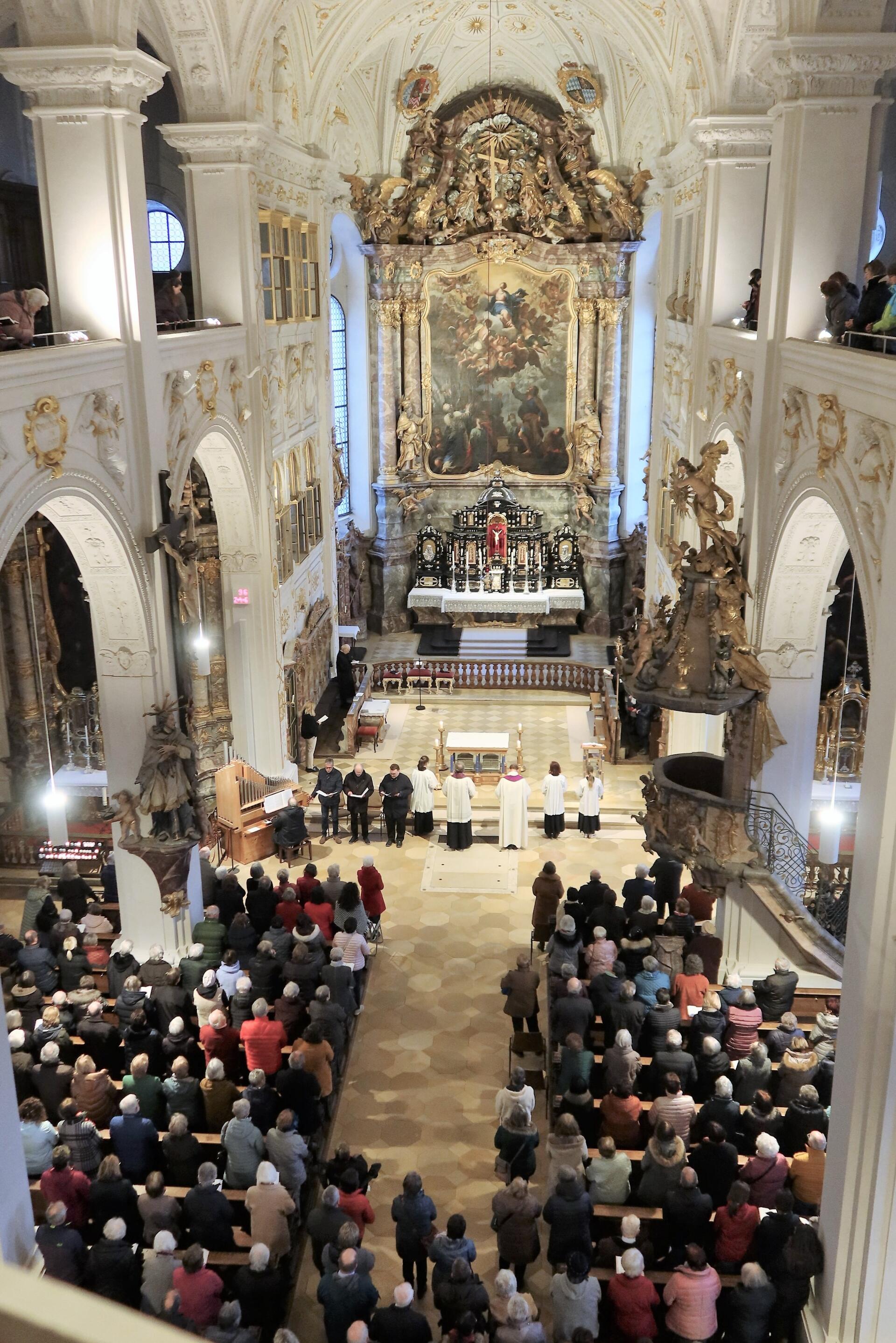 Kirche als geschwisterliches Miteinander - Pfarreiengemeinschaft ...