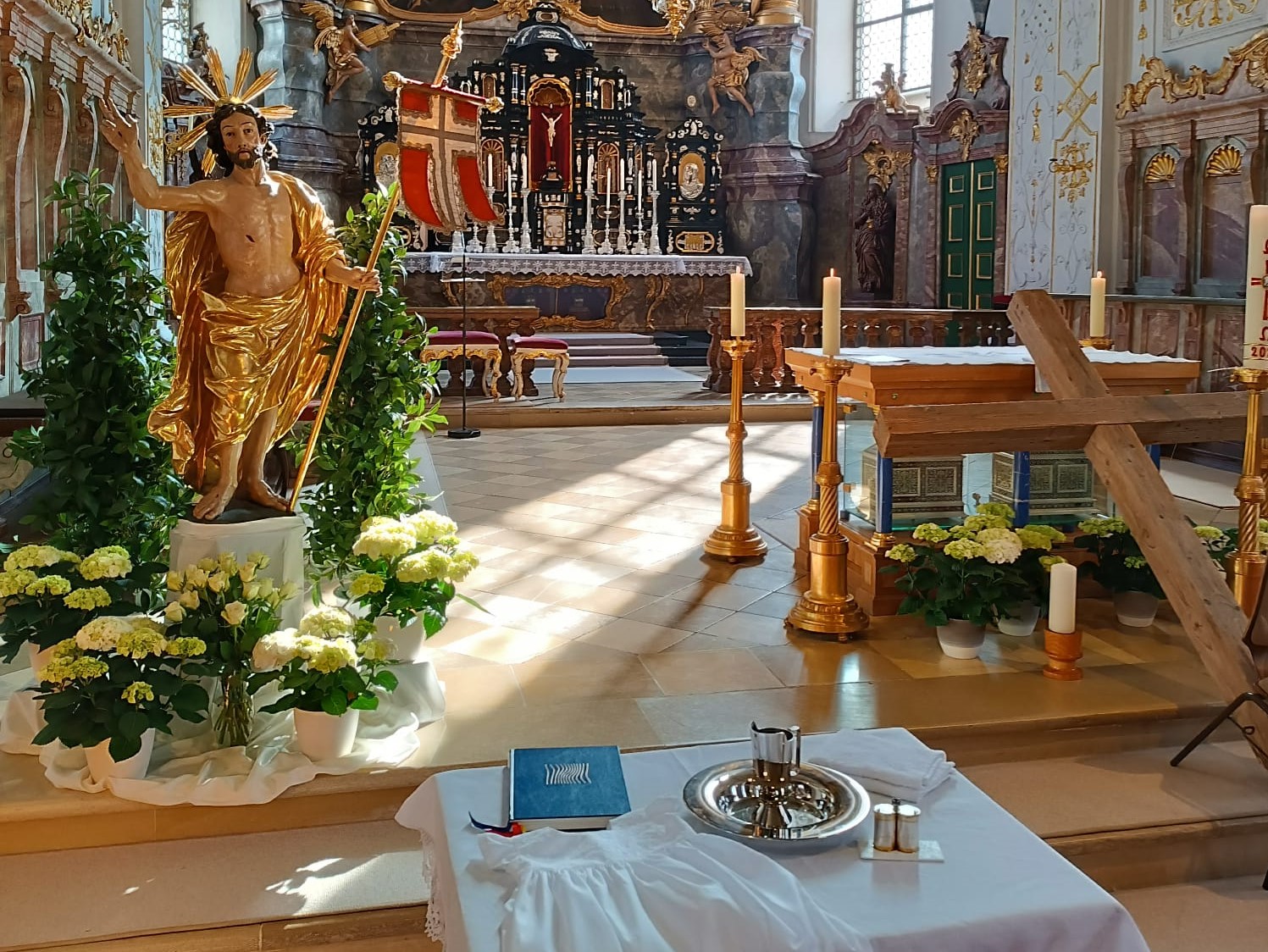 Am Ostermorgen strahlt das Kreuz - Pfarreiengemeinschaft Neuburg ...
