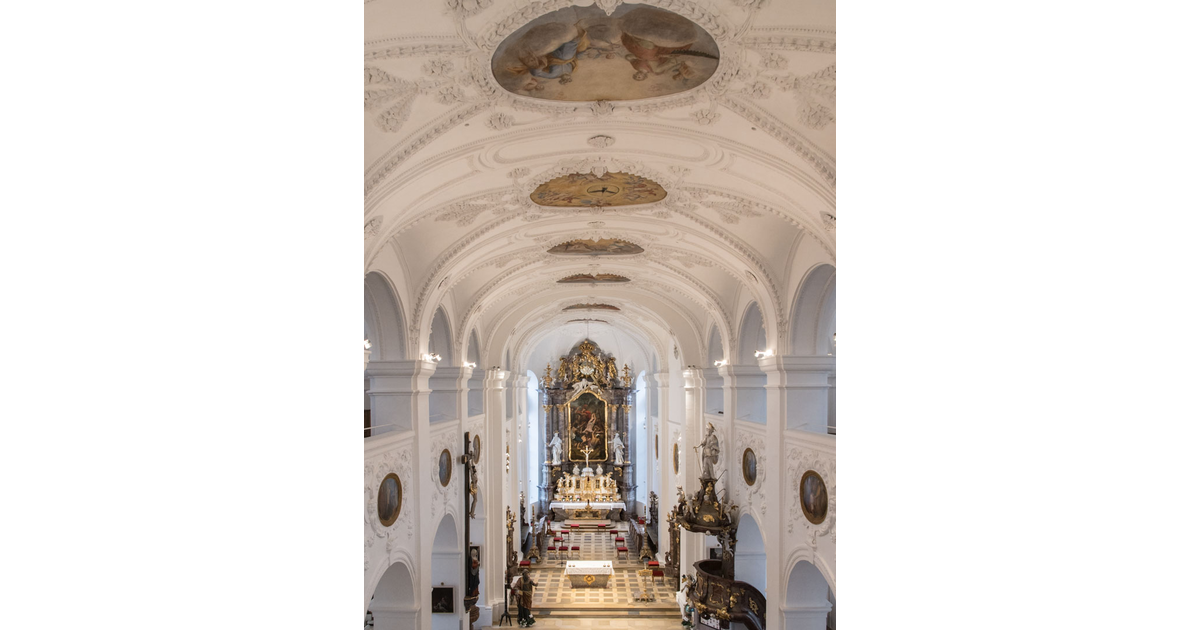 Stadtpfarrkirche St. Peter - Pfarreiengemeinschaft Neuburg - Kirche St ...