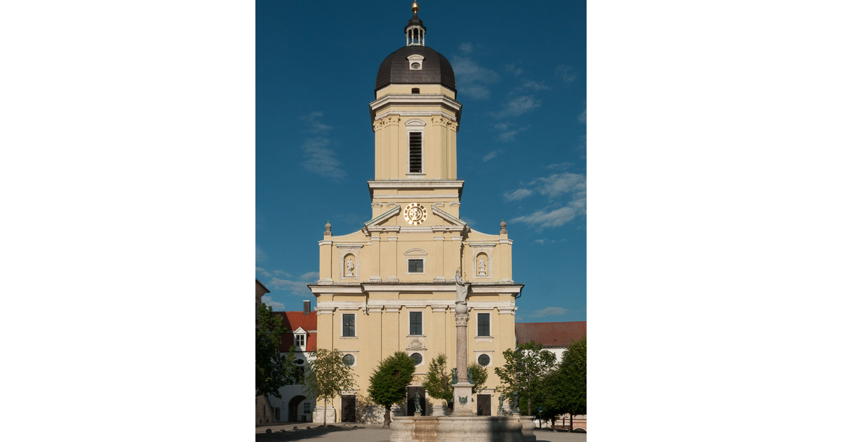 Hofkirche - Pfarreiengemeinschaft Neuburg - Kirche St. Peter und Heilig ...